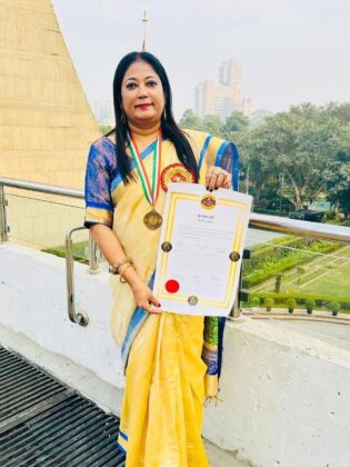 Dr. Divya Jyoti Honoured with National Award at Pratibha Samman Samaroh ...